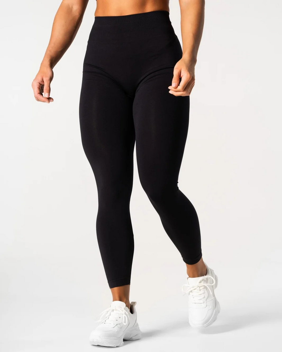 RELODE Treenivaatteet Naisille – Leggingsit & Topit | Fit4You – fit4you.fi